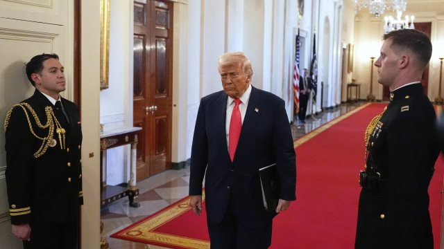 ΗΠΑ: "Έκρηξη" Τραμπ στο οβάλ γραφείο κατά δημοσιογράφου του CNN